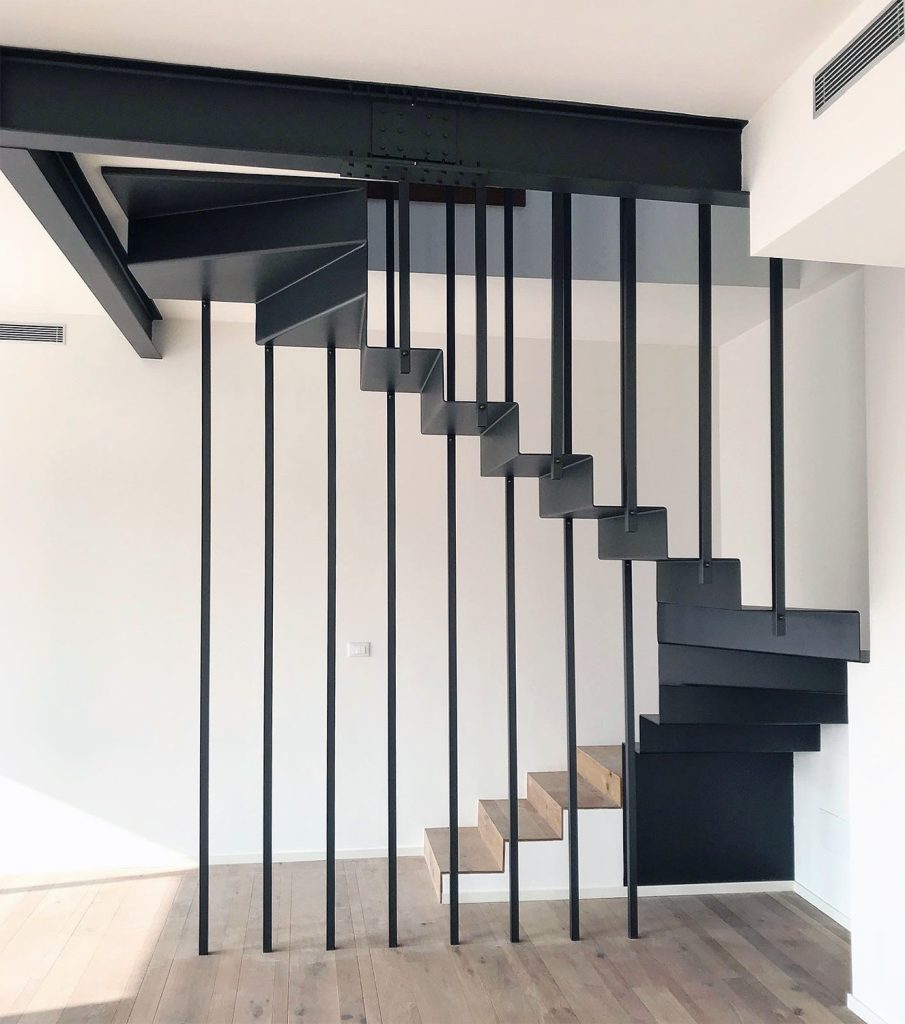 Scala moderna in ferro