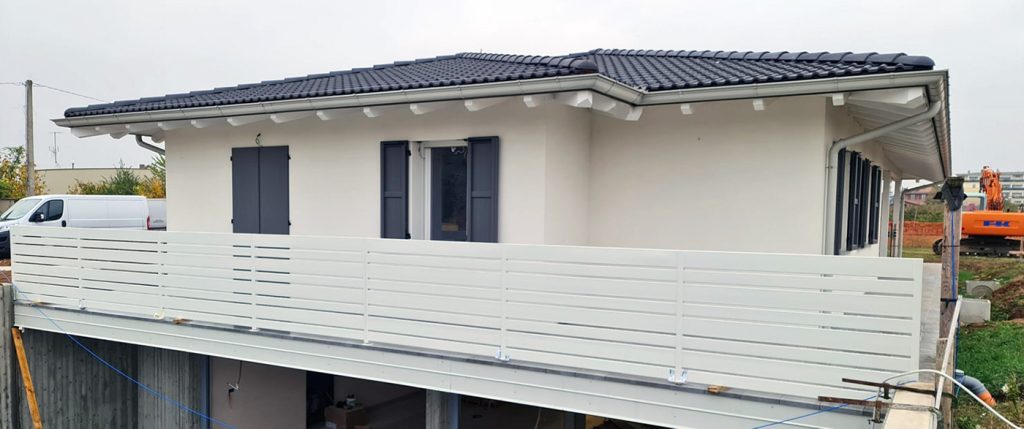 Parapetto balcone e rampa garage